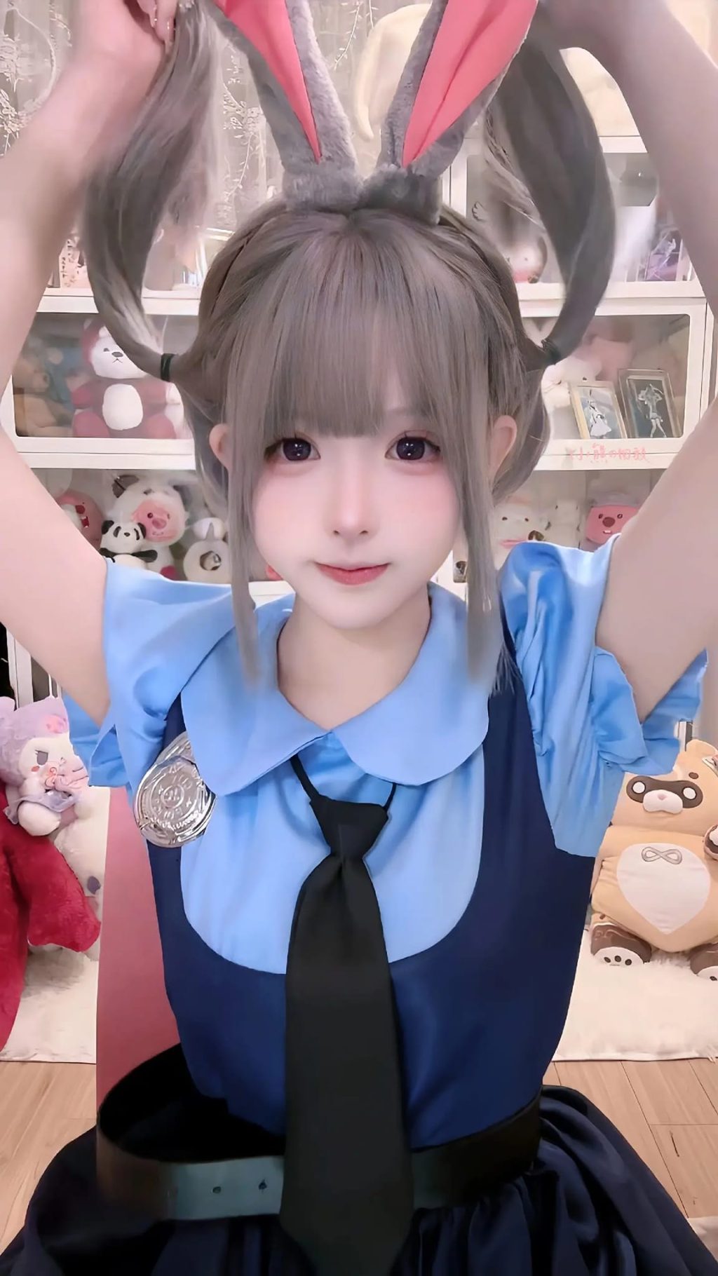 Cute Bunny Cosplay – Shimianxiong Steals the Spotlight While ...